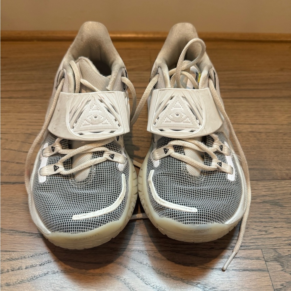 Authentic Nike Kyrie Low 3 ‘Eclipse’, Cj1286 Basketba… - Gem